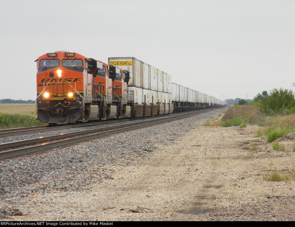 BNSF 7200
